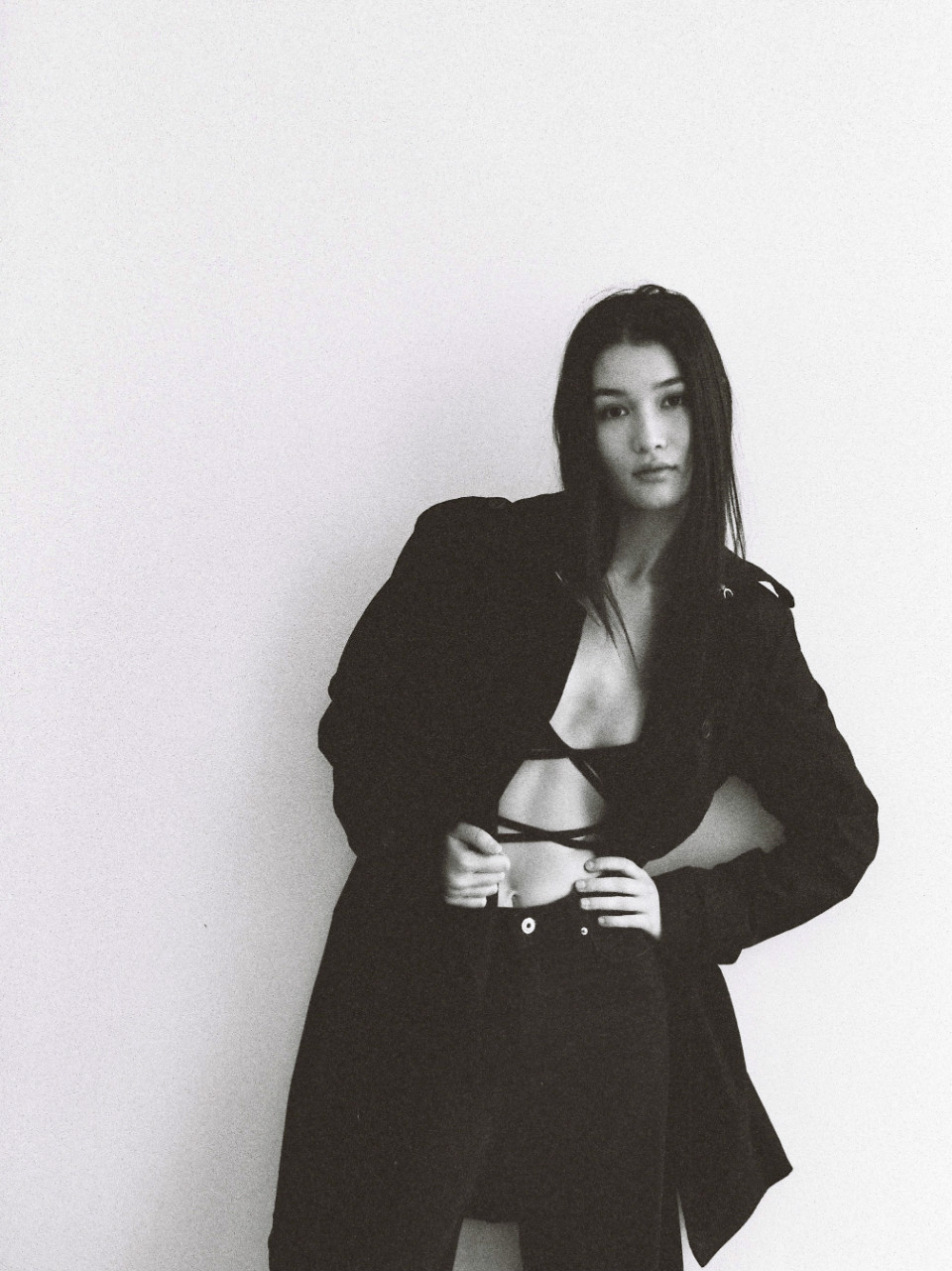 Dunya Navabi | Supreme Paris